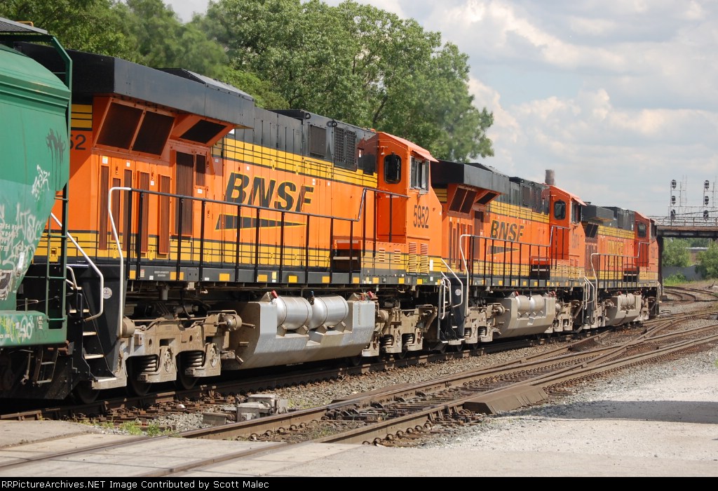 BNSF 5331, 5874 & 5952